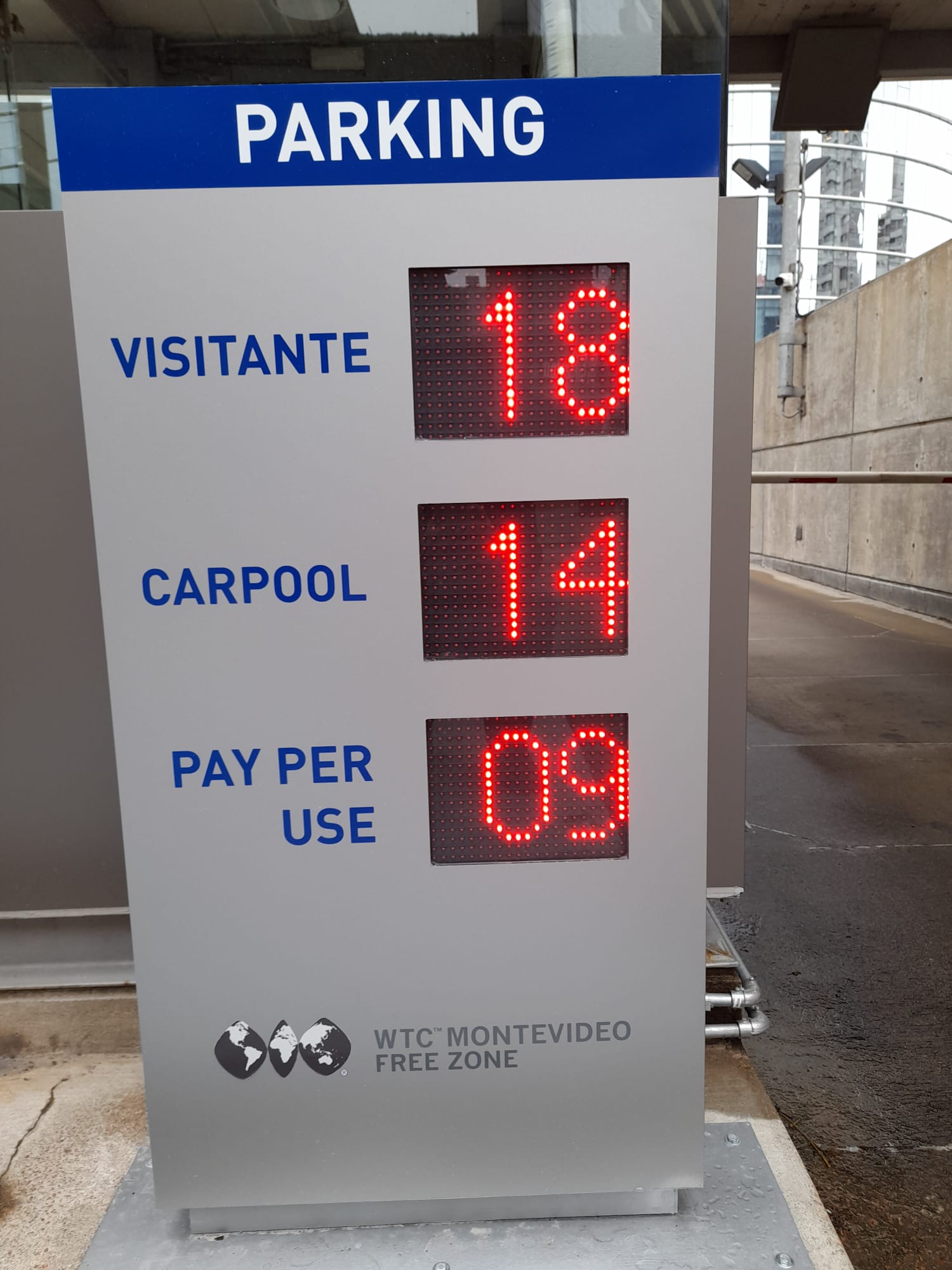 WTC Montevideo Free Zone - ViewParking - Accesos vehiculares más ...