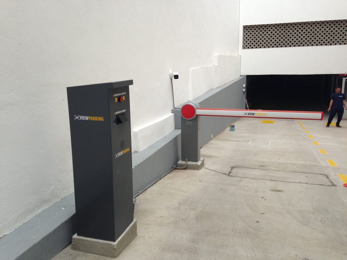 TÓTEMS DE ENTRADA Y SALIDA - ViewParking - Accesos vehiculares mas ...